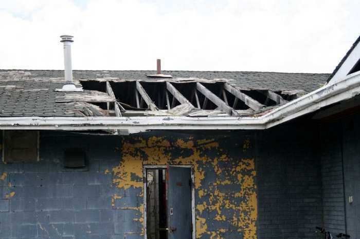 Gas-Station70.Jpg - Princess Street Gas Station - Ominous