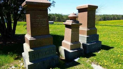 Middletown-Pioneer-Cemetery50.Jpg - Middletown - Ominous