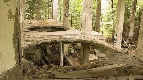 Donald-(Ghost-Chemical-Plant)151.Jpg - Donald Chemical Plant - Ominous