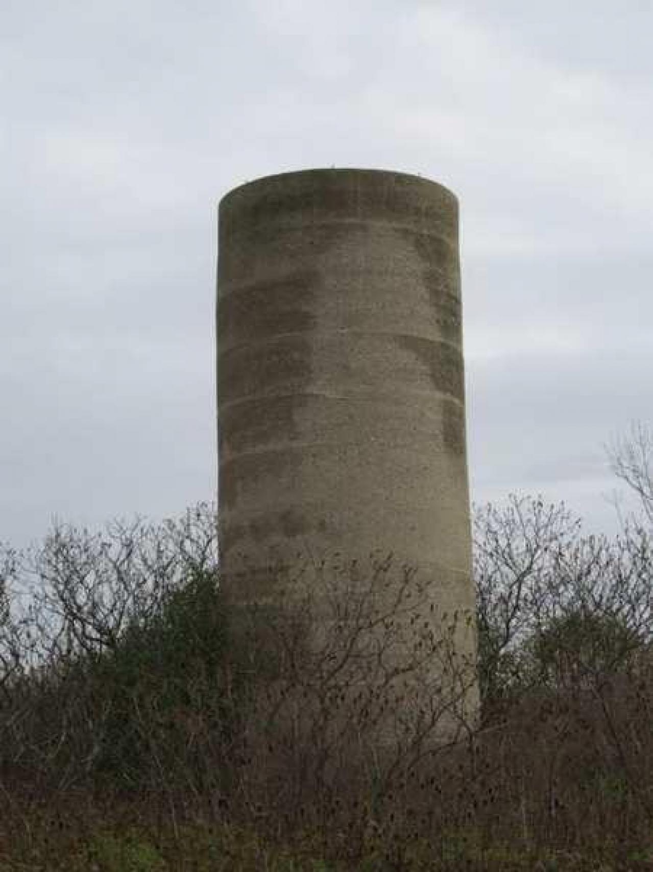 Old-Bowen-Road-Farm9.Jpg - Bowen Farm - Ominous
